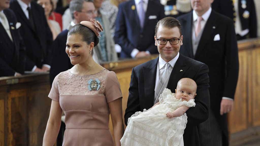 Prinssi Daniel esitteli ylpeänä Estelleä ristiäisvieraille - MTVuutiset.fi