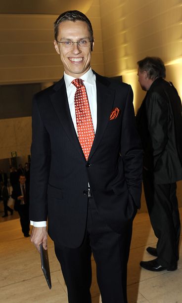 Alexander Stubb repäisi: Kieriskeli lumessa saunan jälkeen - MTVuutiset.fi