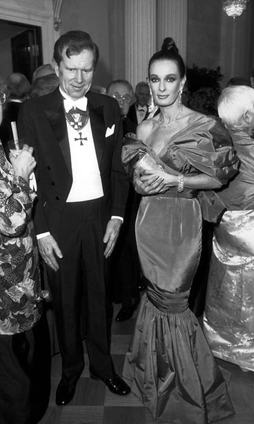 Maria Melin (1948–2013) muistetaan Linnan juhlien kaunottarena ...