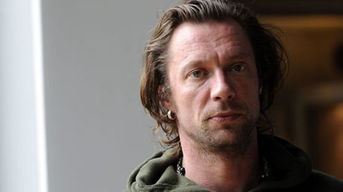 Antti Reini viihtyy Vares-kuvauksissa Turussa: Ennakkoluulot karisseet ...