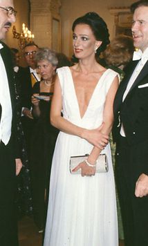 Maria Melin (1948–2013) muistetaan Linnan juhlien kaunottarena ...