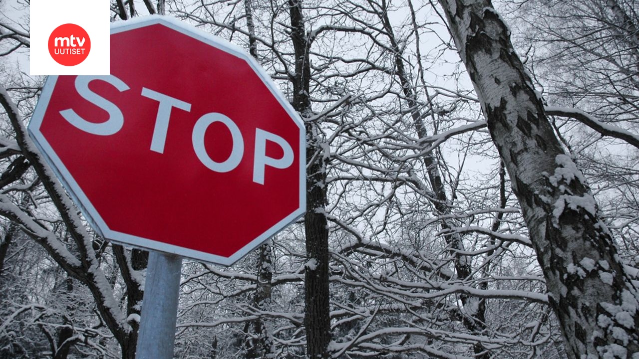 Kuolonkolari Somerolla – jäikö stop-merkki huomioimatta? - MTVuutiset.fi