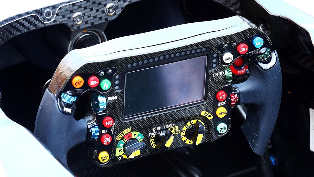 KUVAT: F1-ratit uusin pulma radiokieltojupakassa - MTVuutiset.fi