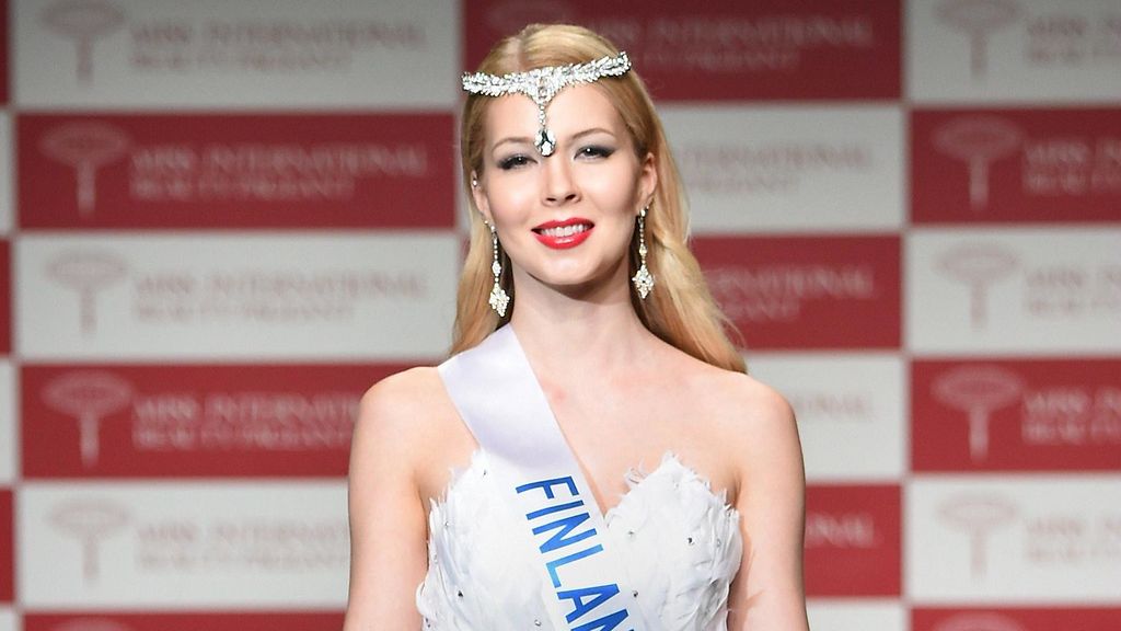 KUVAT: Missi-Milla kilpailee Japanissa – hurmasi joutsenena ...