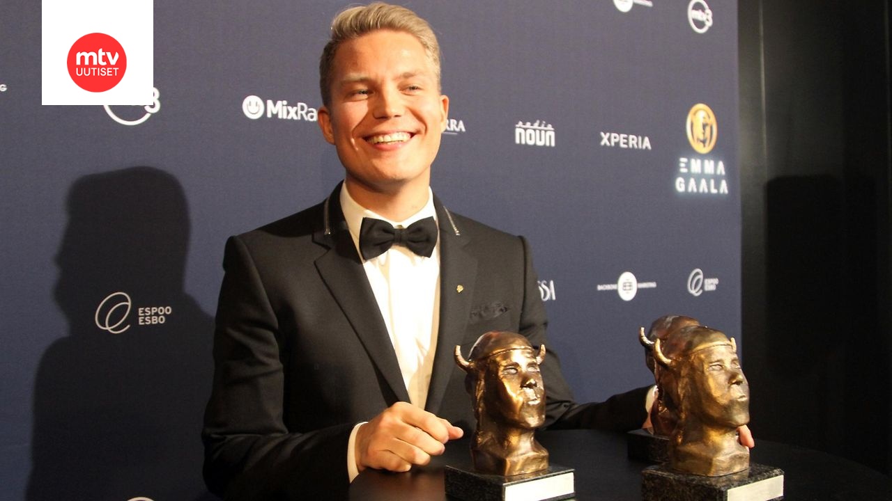 KUVA: Cheek viettää pääsiäistä hulppeissa maisemissa - MTVuutiset.fi