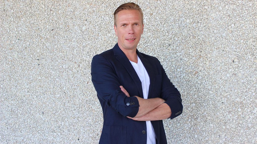 Näyttelijä Jukka Rasila mursi kylkiluitaan – parantelee vammojaan ...