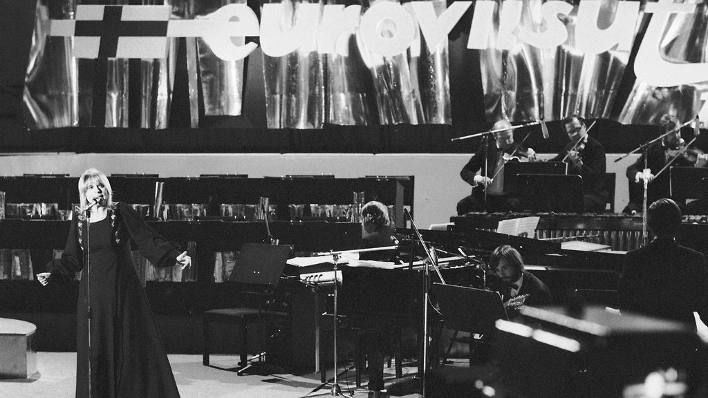 Kuvat: Marion Rung täytti 70 vuotta – näin laulajakonkari on muuttunut ...