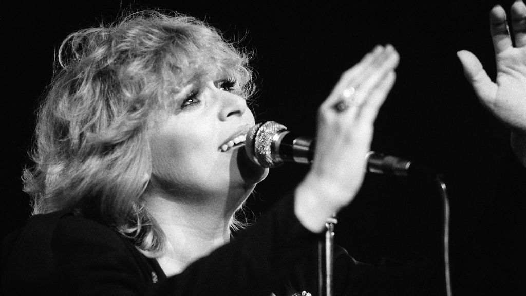 Kuvat: Marion Rung täytti 70 vuotta – näin laulajakonkari on muuttunut ...