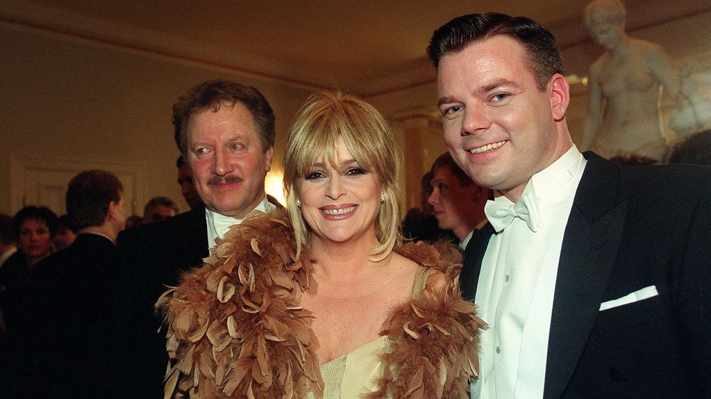 Kuvat: Marion Rung täytti 70 vuotta – näin laulajakonkari on muuttunut ...