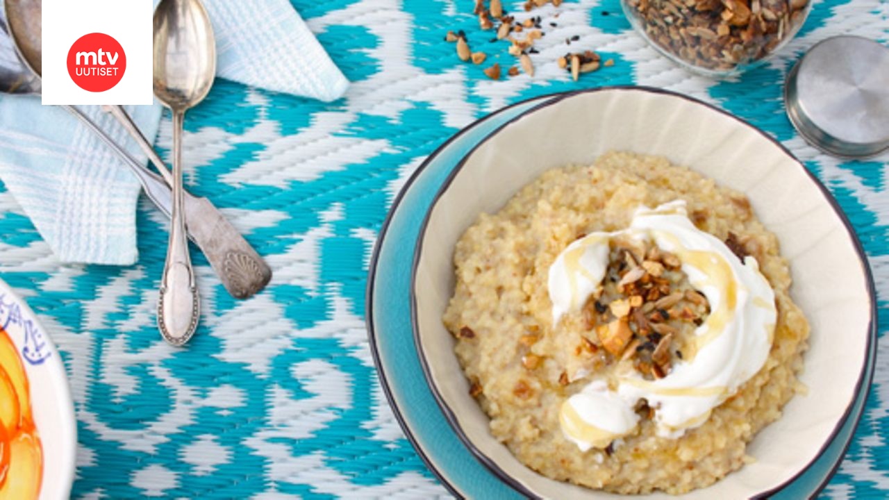 Amarantti-hirssipuuro jogurtin, hunajan ja siementen kera - Resepti ...