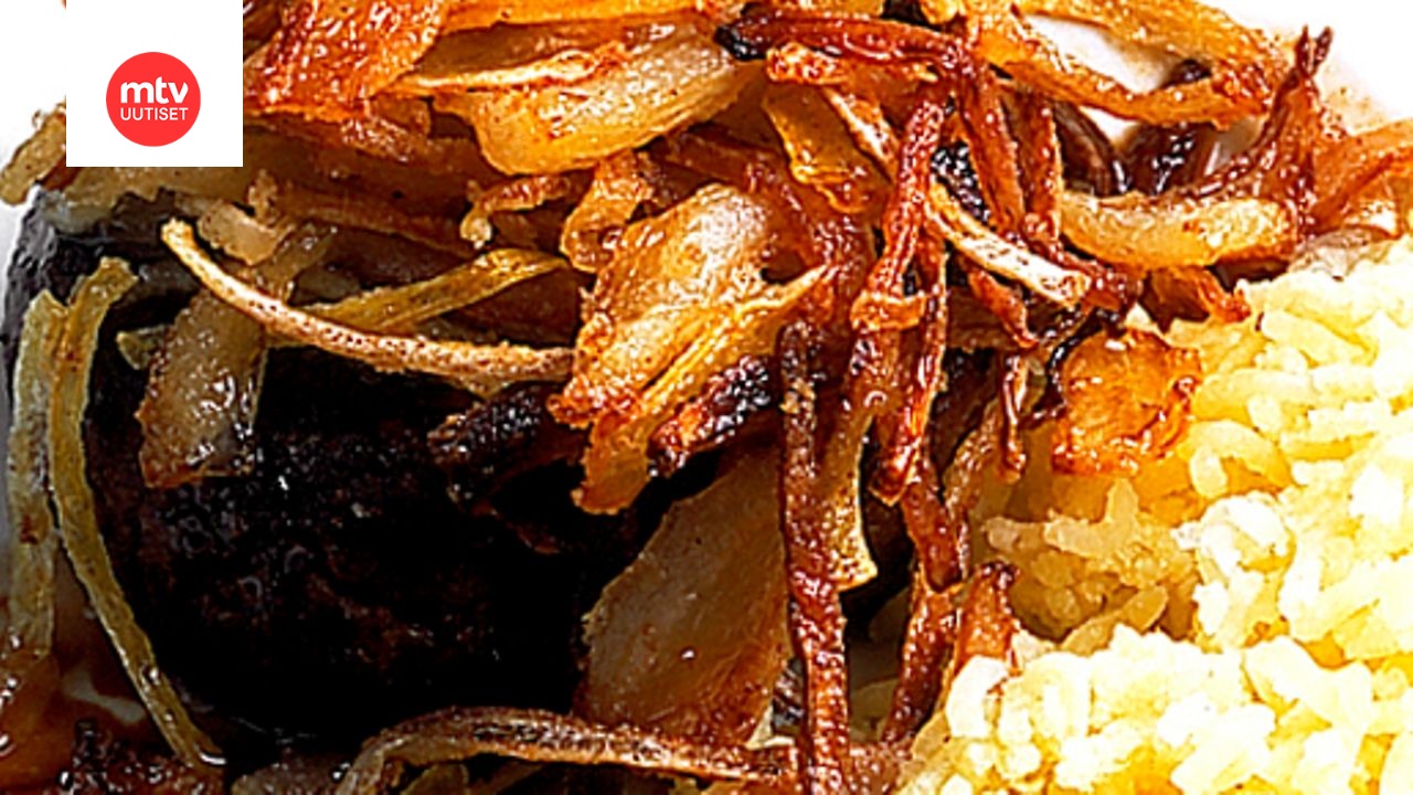 Pannupihvit sipulin kera - Resepti | Makuja | MTV Uutiset