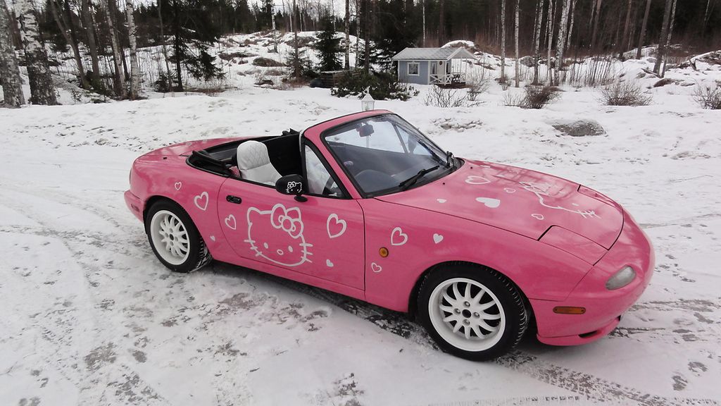 Rossin perhe myy avomallista Hello Kitty -Mazdaa – ja se on ihana ...