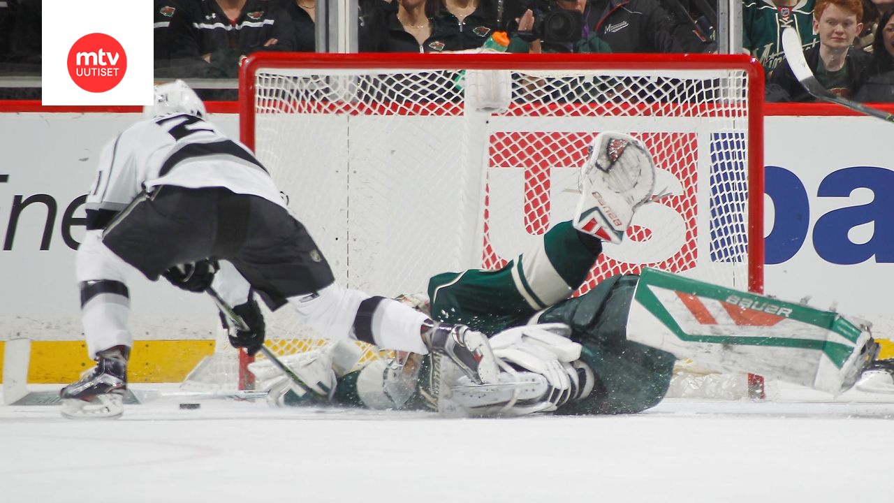 Sankarimaalivahti hiillosti NHL-supertähteä show-torjunnoillaan ...