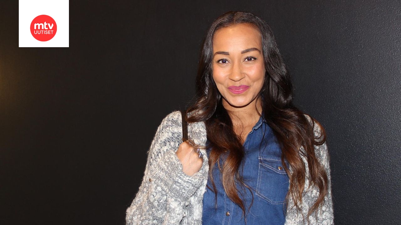 Juontajakaunotar Tea Khalifalla yllättävä kesätyö: "Kirppismaailma on ...