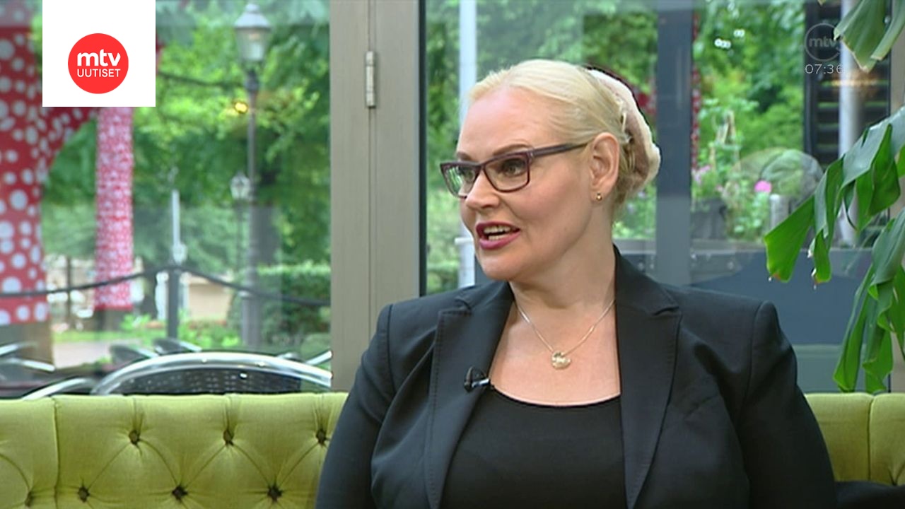 Veera Ruoho: Halla-aholla kovat paineet, jotta inhimillisyys ja eri ...