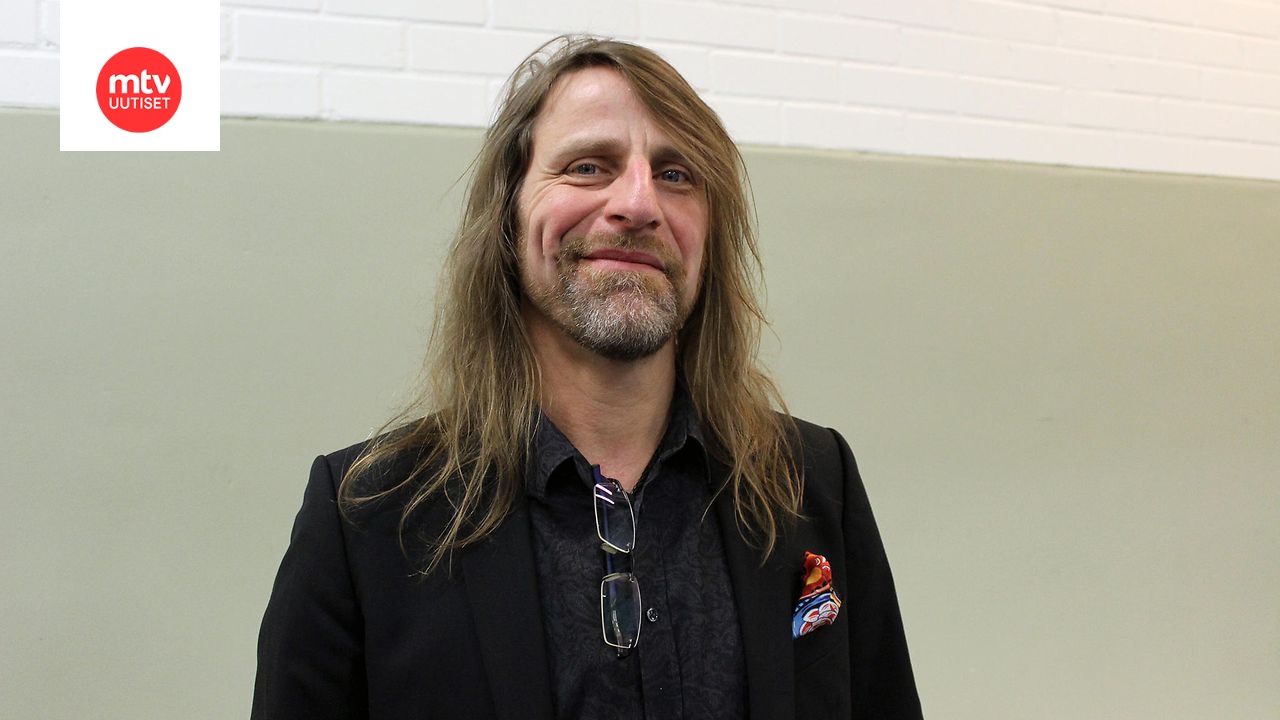 Jone Nikula kokoaa kirjaa Tuskasta: "Mukana on hauskoja, surkuhupaisia ...