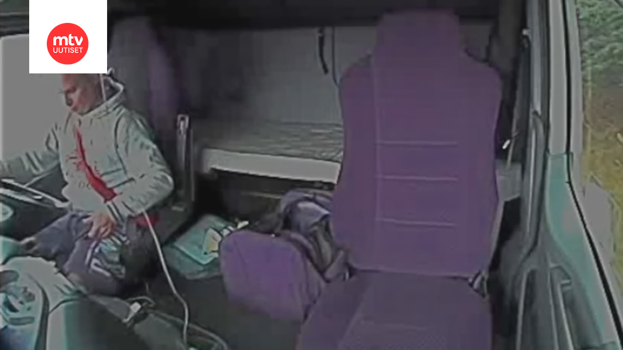 Kuorma-autokuskille pitkä tuomio kännykän selaamisesta ratissa – äiti ...