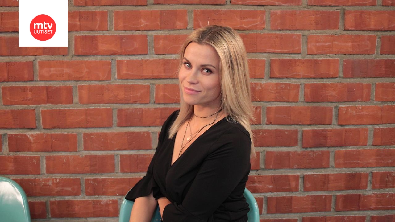 Salkkareiden Tiia Elg vastaa seurustelu-uteluihin mystisesti: "Onhan ...