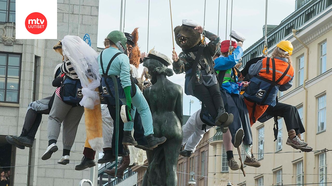 Video: Katso vappuhulinaa Helsingistä – Tältä näyttää Kauppatori ja ...