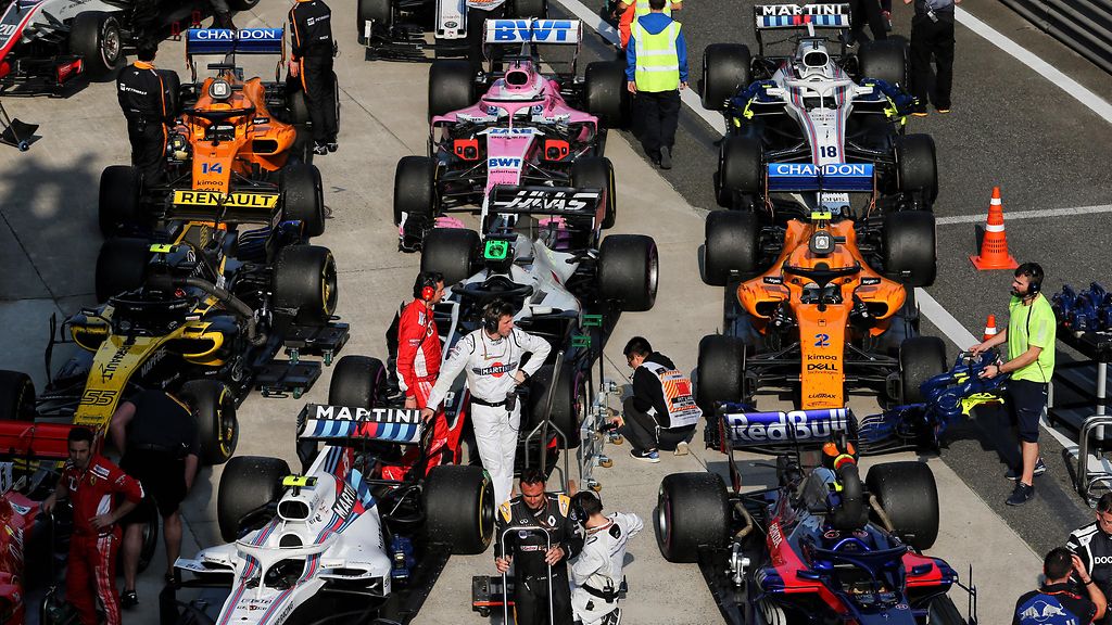 Nyt on komeaa: jokaiselle MM-futismaalle suunniteltiin oma F1-auto ...