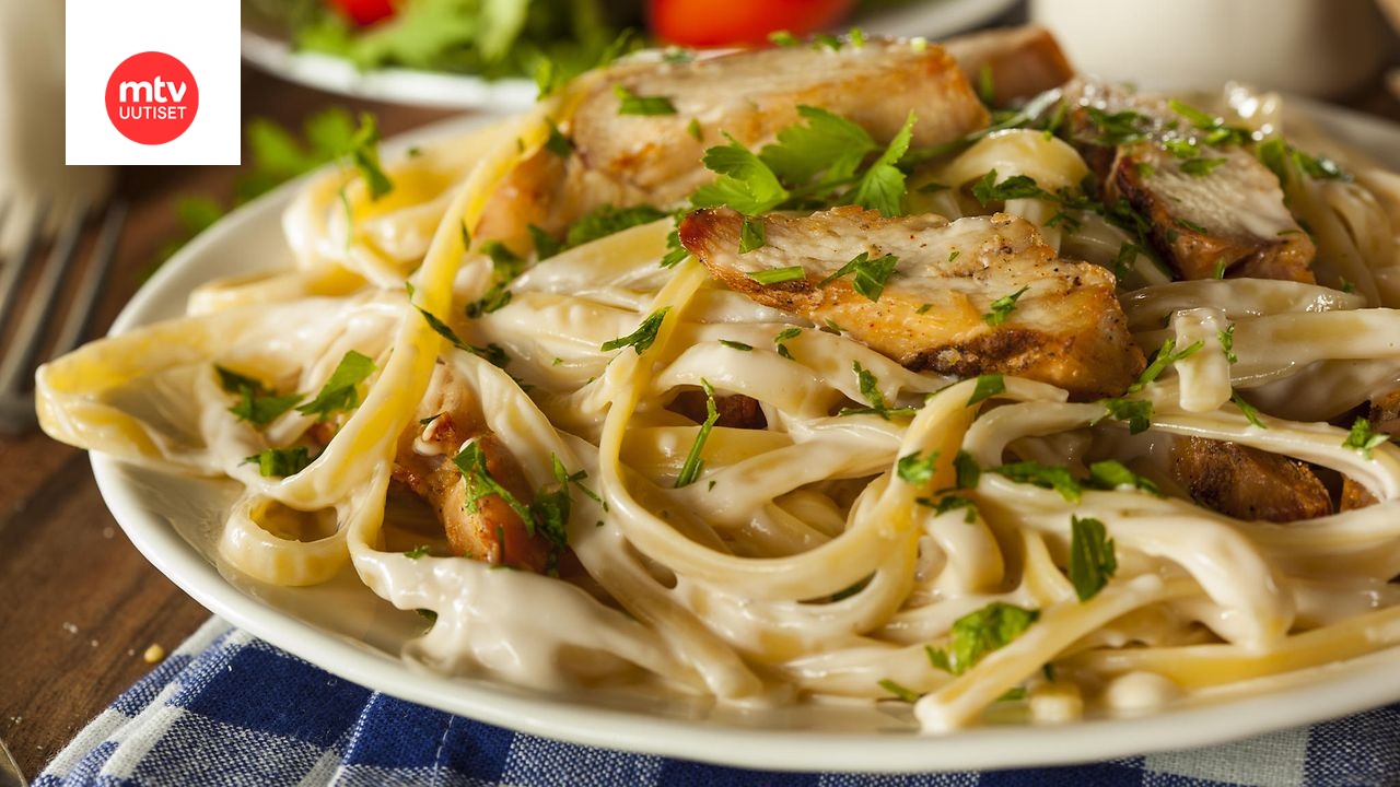 Herkullisen pasta-aterian salaisuus piilee lempisalaatinkastikkeessasi ...