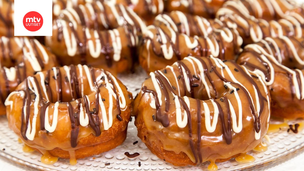 Koko Suomi leipoo: Kinuskikuorrutteinen donitsi - Resepti | Makuja ...