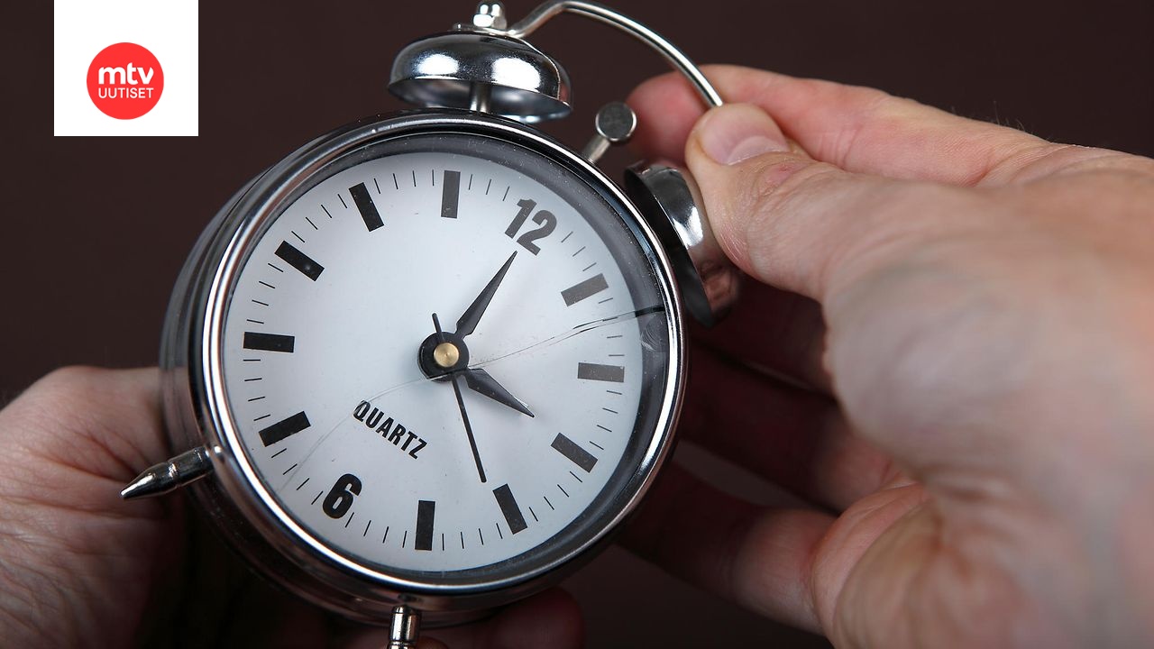 Talviaika alkaa sunnuntaina – kelloja siirretään aamuneljältä ...