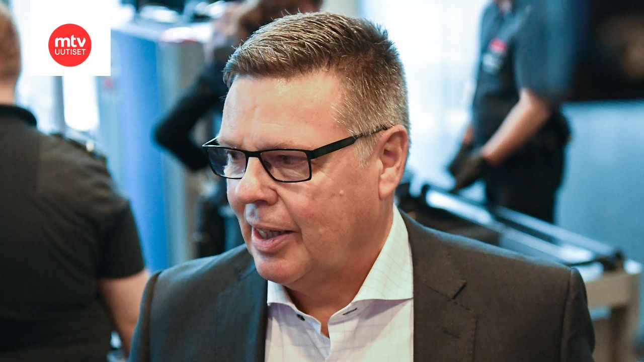 Viimeinen todistaja sähköisti oikeussalin poliisipomojen käräjillä ...