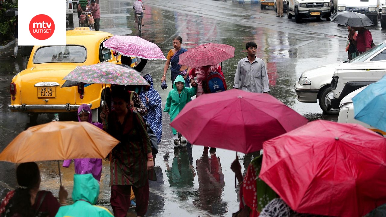 10– ja 12–vuotiaat lapset hakattiin kepeillä kuoliaaksi Intiassa ...