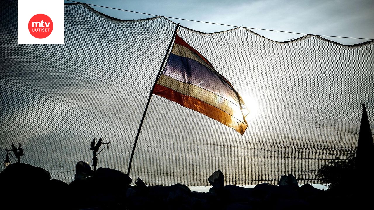 Huumepoliisi huutokauppasi takavarikoidun auton Thaimaassa ...