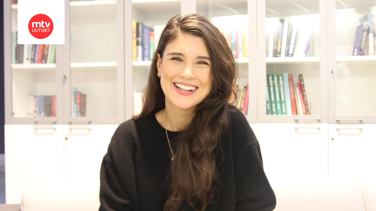 Maryam Razavin vastasyntynyt pienokainen sulattaa sydämet – vaipui ...