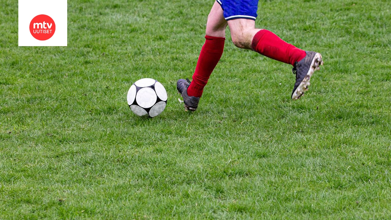 Eteläkorealainen jalkapallojoukkue tilasi katsomon täytteeksi ...