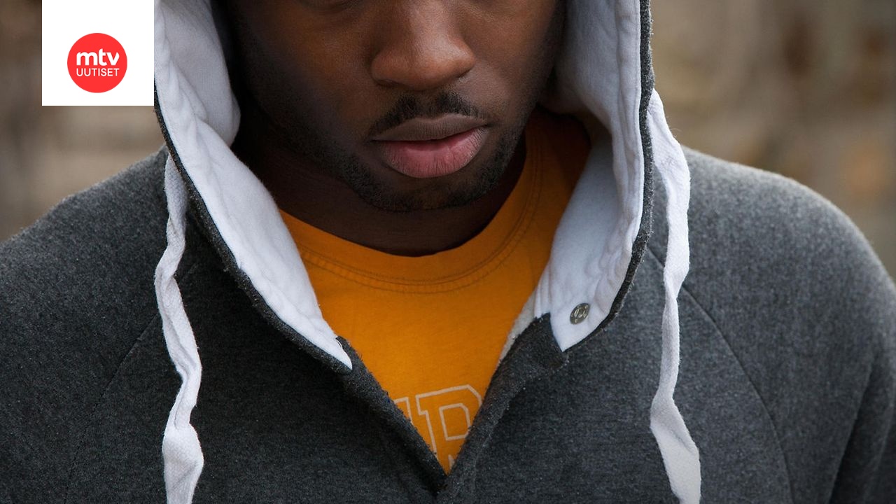 Tummaihoinen amerikkalaisteini jakoi äitinsä antamat säännöt hengissä ...