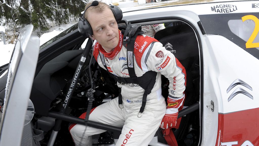 Hirvoselle luottoa: "Hanskat kovemmin käsiin ja rattia veivaamaan ...