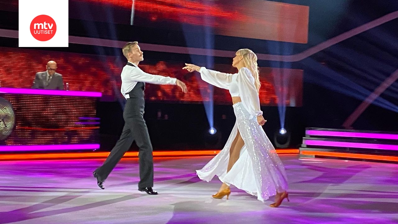 Jare Brand lattoi vihdoin persoonansa peliin! Räppäri repi paitansa ...