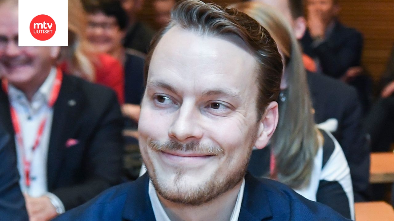 Markus Räikkönen julkaisi somessa vähäpukeisia kuvia kuntosalilta ...