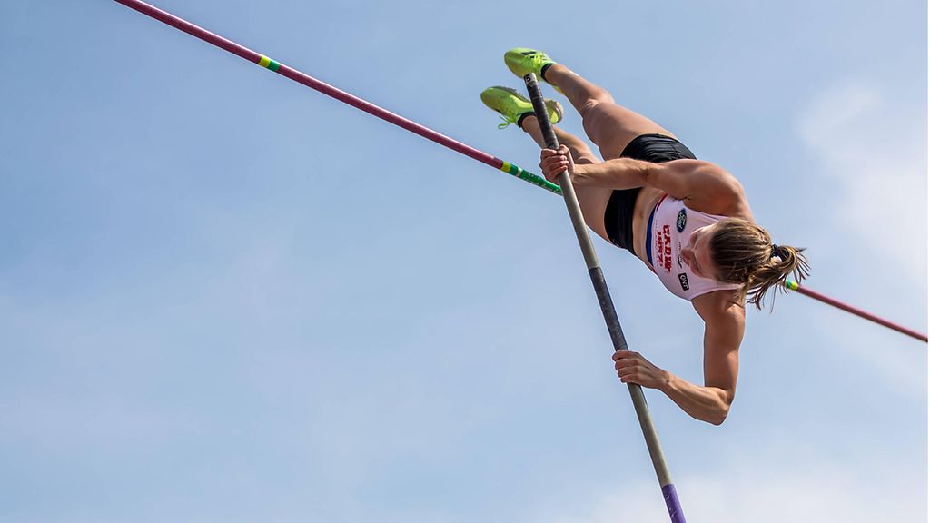 Seiväshyppääjä Angelica Moser loukkaantui ikävässä onnettomuudessa ...