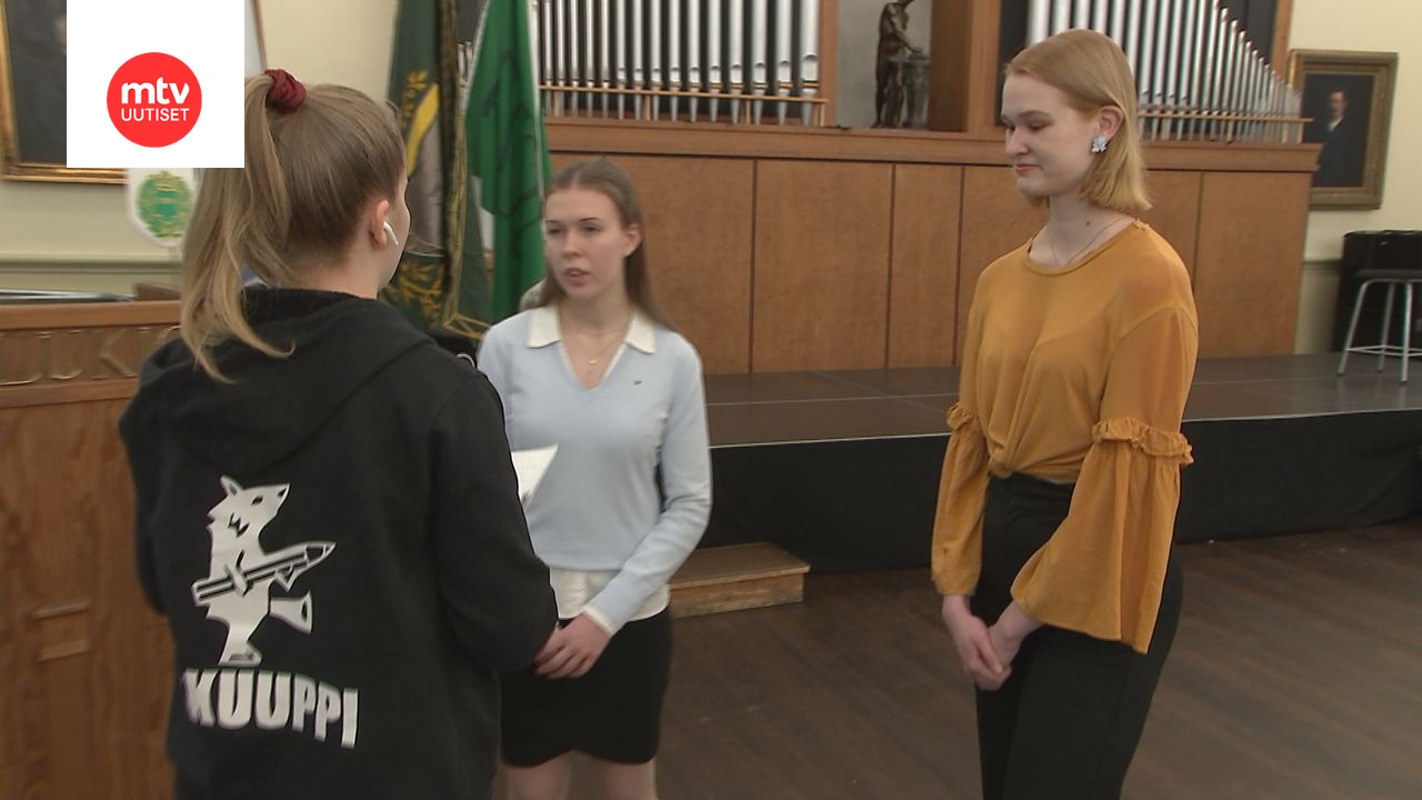 Adele opiskeli kahdeksan tuntia päivässä ja kirjoitti syksyn parhaan ...