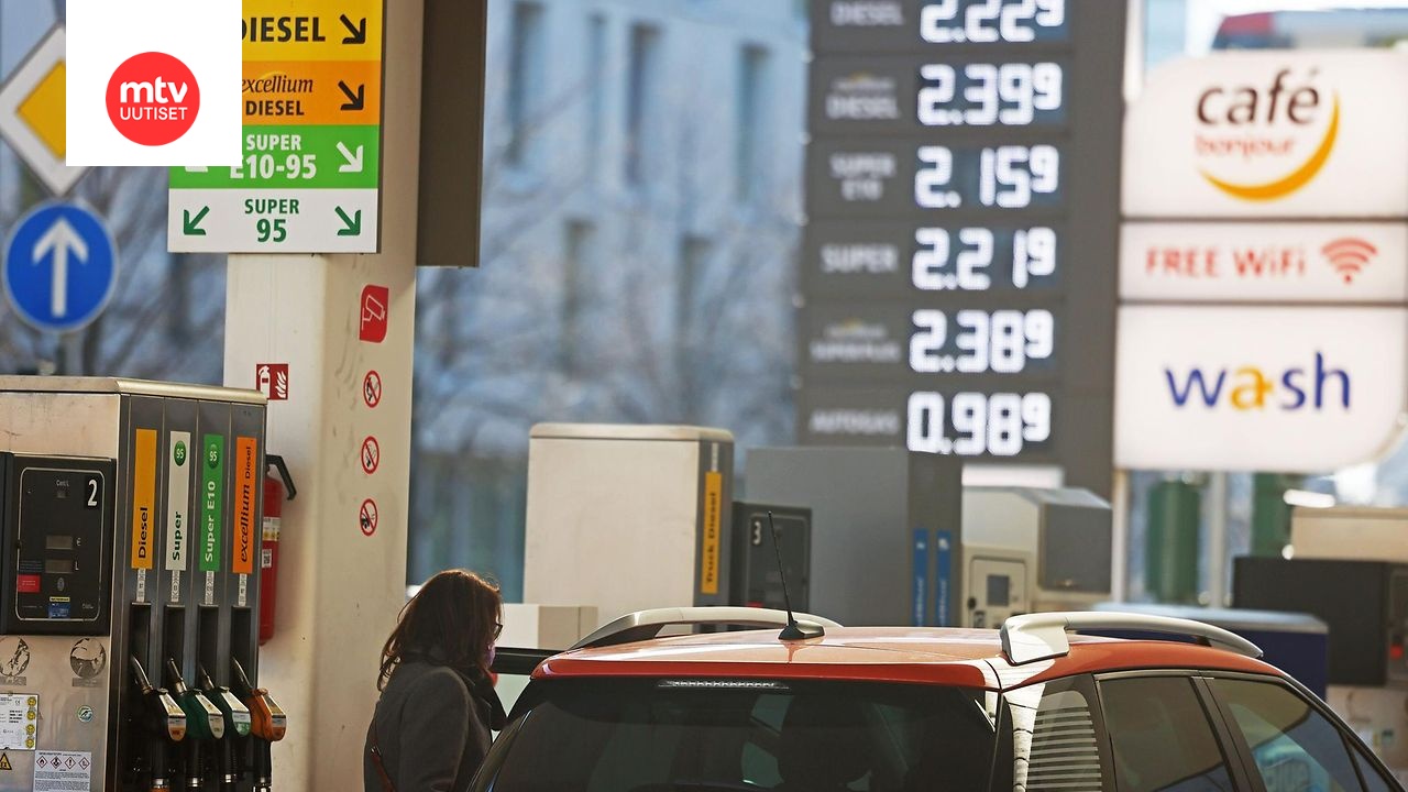 Saksa laskee julkisen liikenteen ja polttonesteiden hintoja, harkitsee ...