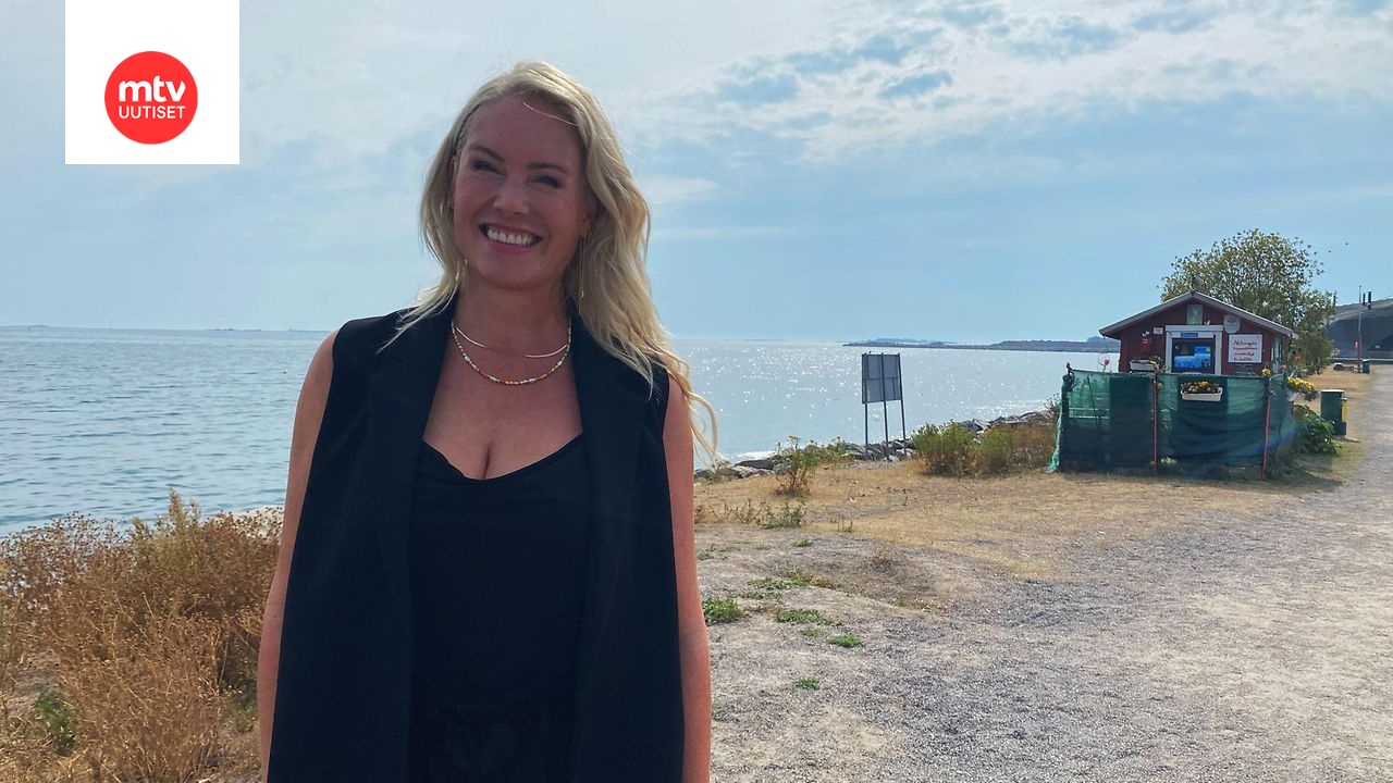 Anne Kukkohovin kuviin jätetään toisinaan vihjailevia kommentteja ...