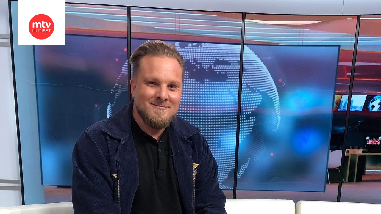 Näyttelijä Severi Saarinen esittää uransa ensimmäisessä ...