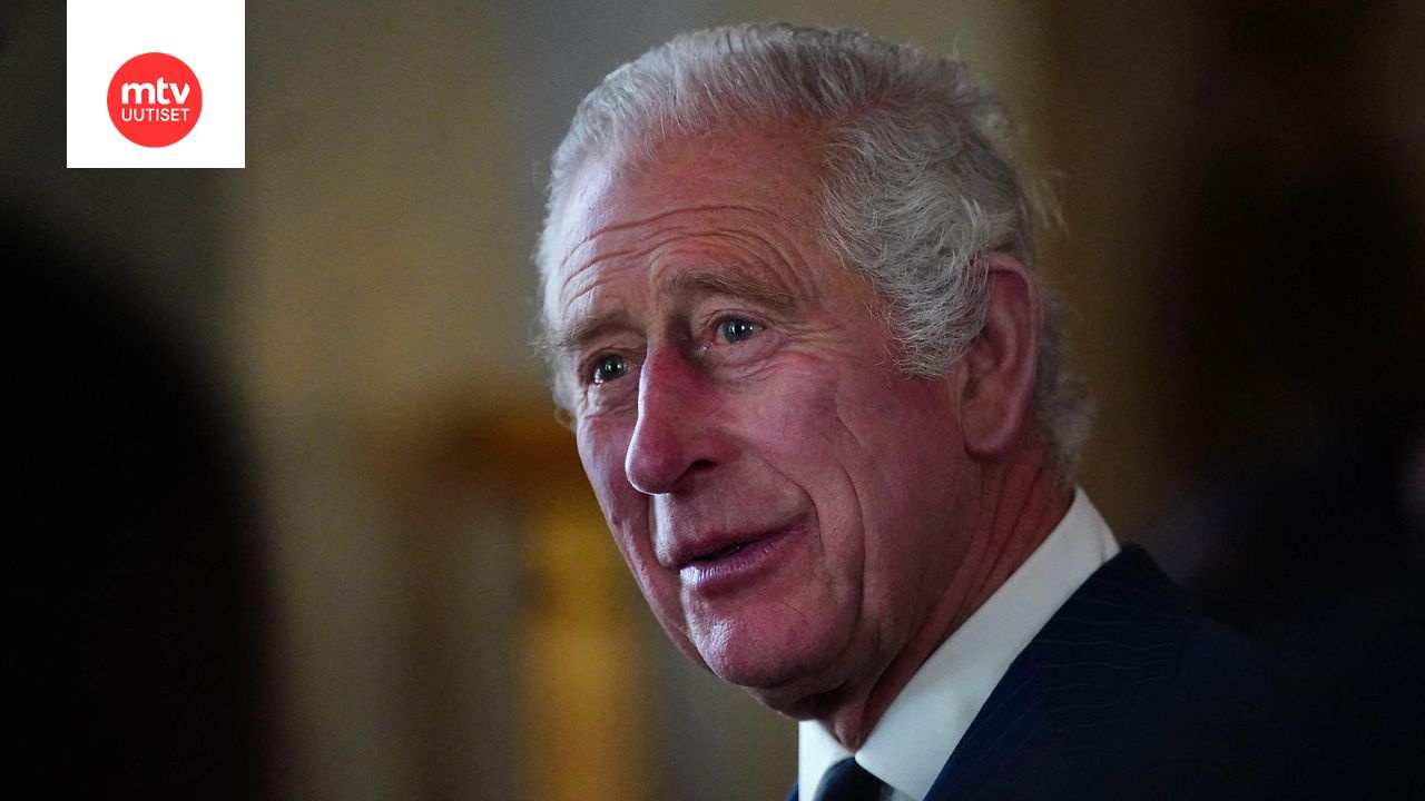 Sattumaako? Kuningas Charlesin kruunajaiset järjestetään Harrylle ja ...