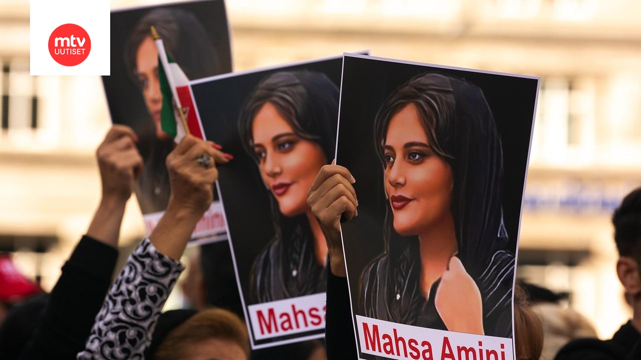 Iran: Kurdinainen Mahsa Amini, 22, kuoli sairauteen eikä pahoinpitelyyn ...