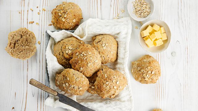 Vappu Pimiän suosittujen sämpylöiden ohje | Makuja | MTV Uutiset