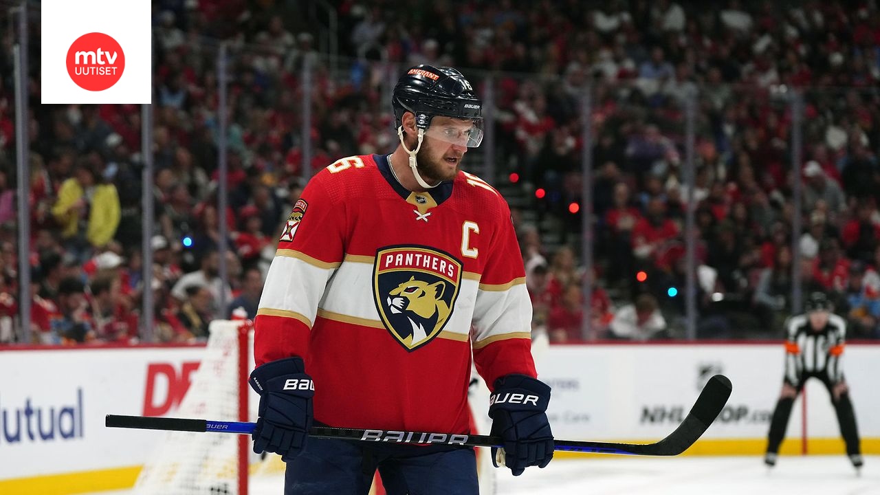 Aleksander Barkov kertoi mietteitään pelaamisesta uransa ensimmäisissä ...