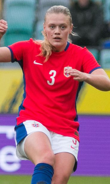 Mathilde Harviken: ex-joukkuekaverit tekivät kunniaa paidattomina ...