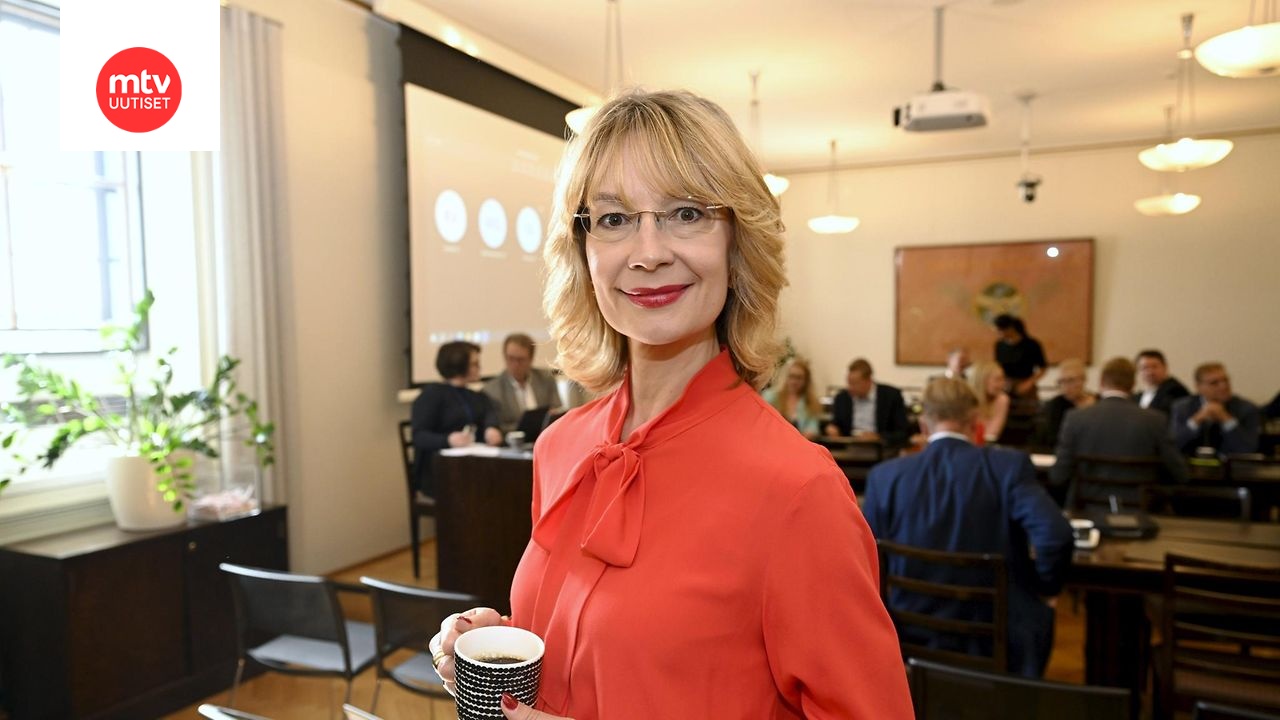 SDP:n eduskuntaryhmä valitsi Tytti Tuppuraisen puheenjohtajaksi ...