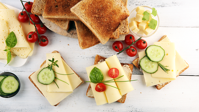 Mitä eroa on edam- ja kermajuustolla? Suosituimmat juustot juuri nyt ...