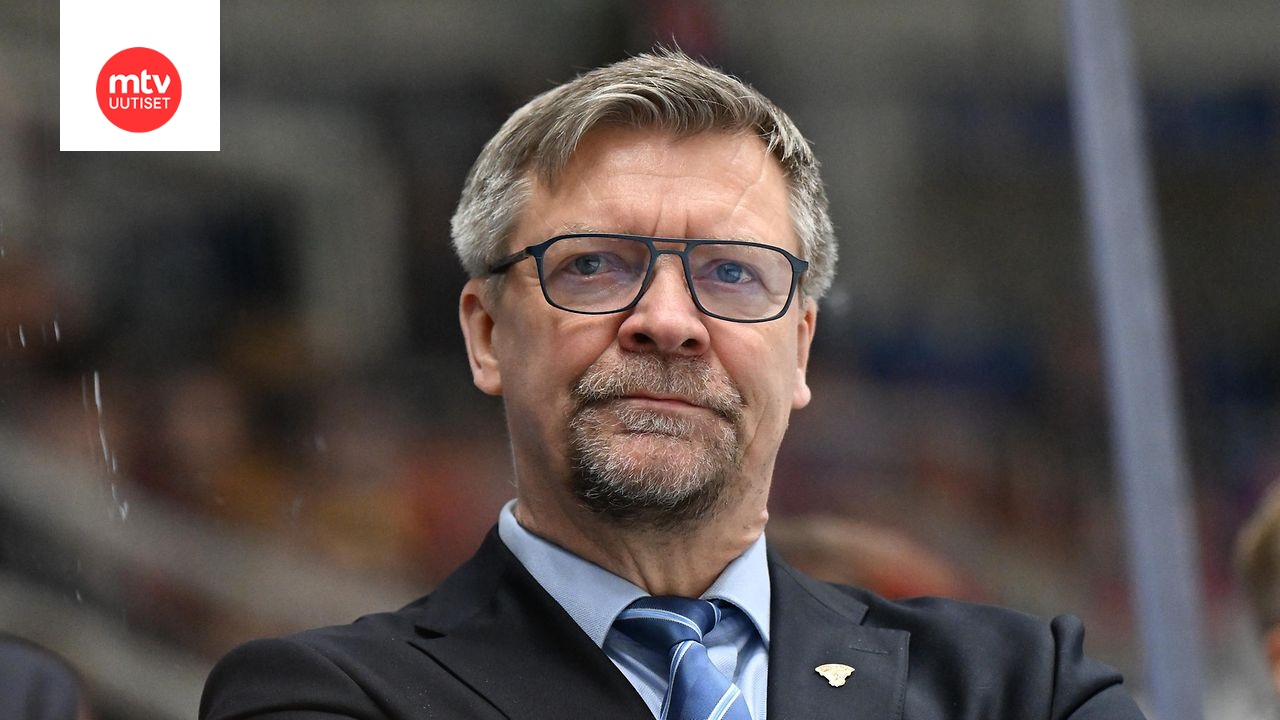 Jukka Jalonen ja Janne Pesonen kommentoivat liigastudiossa Ilveksen ...