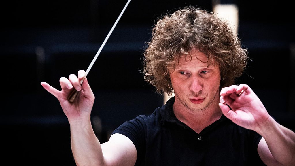 Kapellimestaritähti Santtu-Matias Rouvali ponkaisi lähes 500 000 euron ...